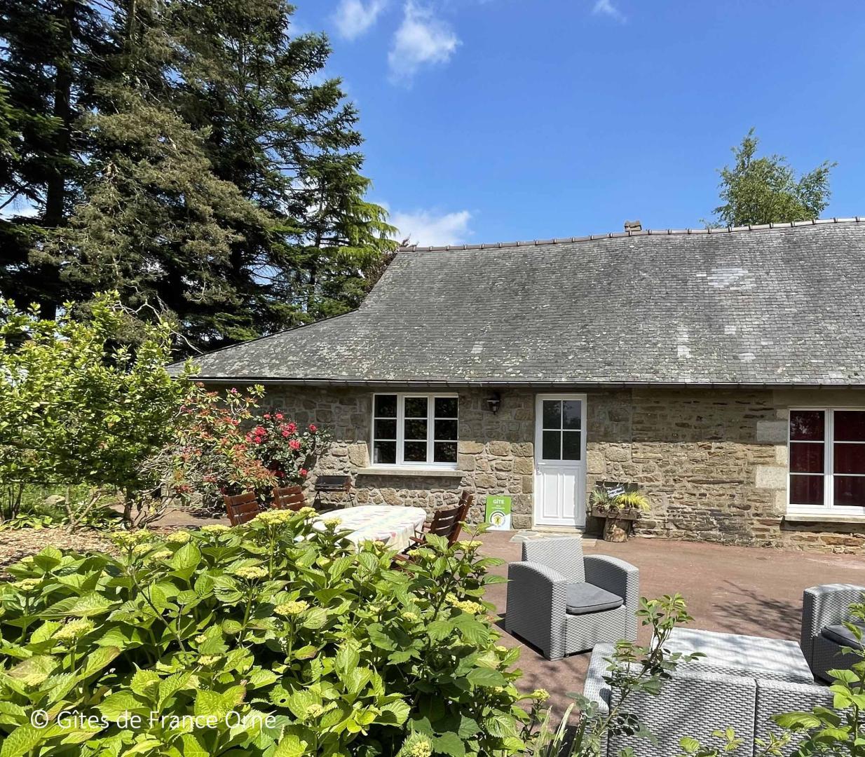 Location Gîte L'arborescence Des Tesnières - Mantilly | Gîtes de France ...